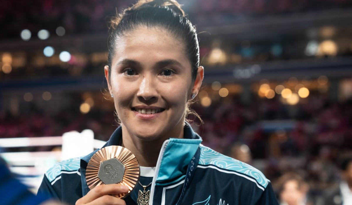 Бронзовая призёрка Олимпиады-2024 Назым Кызайбай вернулась в Казахстан ...